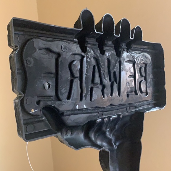 gii | Holiday | Hand Holding Beware Sign Halloween Prop Sign Decor ...